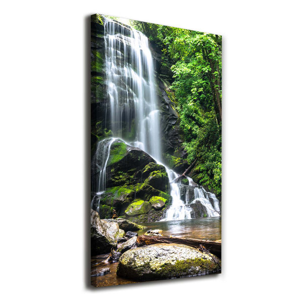 Union Rustic Wasserfall im Dschungel - Kunstdrucke auf Leinwand | Wayfair.de